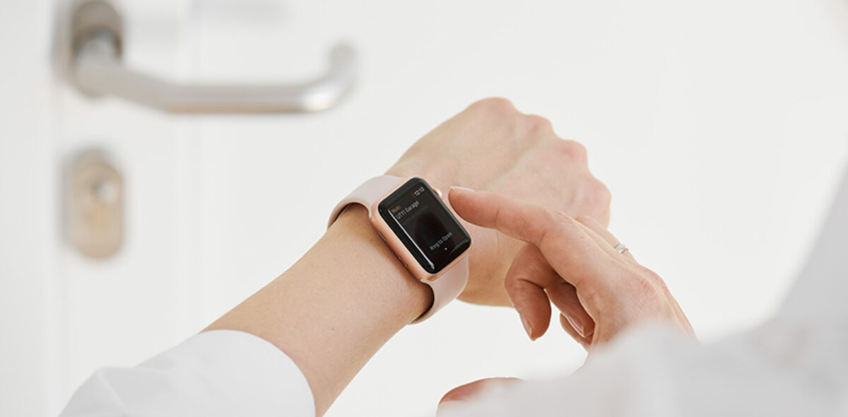 How to link your smart home to your smartwatch | Hestia Magazine