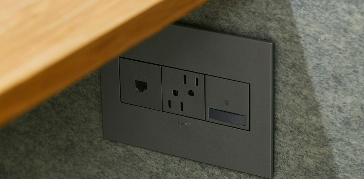 Off-the-shelf smart plugs vs. integrated smart outlets | Hestia Magazine